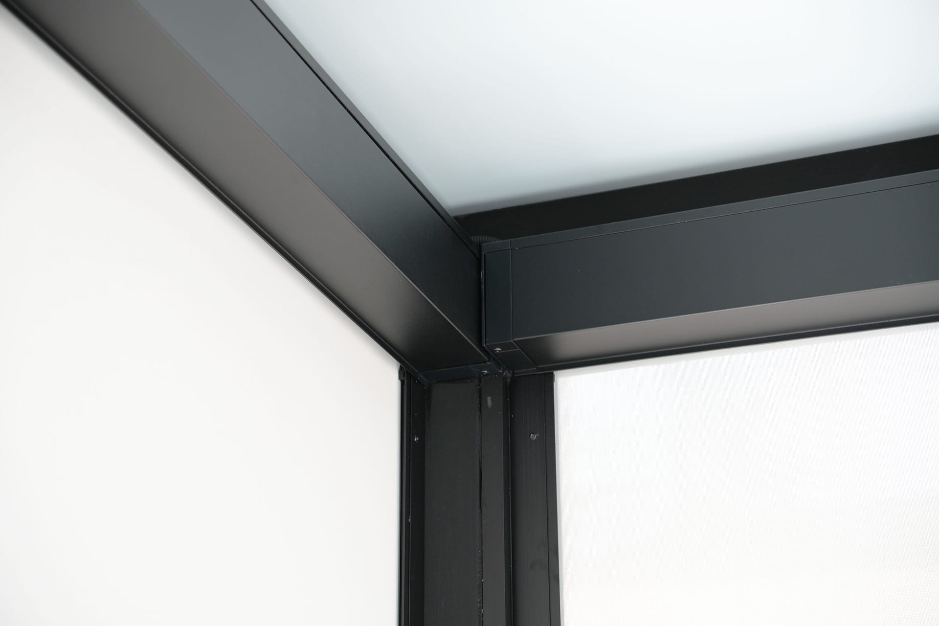 Benefits of Zipscreen: Transform Your Outdoor Living - Ministry Of Blind